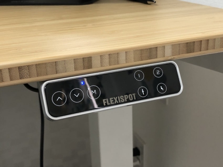 FLEXISPOT EJ2 (竹天板セット)のレビュー｜質の良い天板と多機能でコスパ最強のフレーム